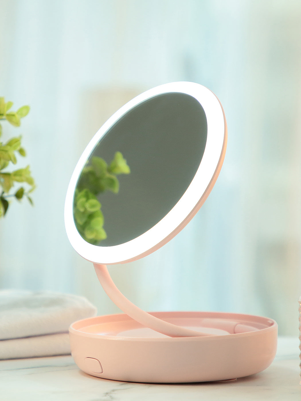 360° Rotating LED Table Mirror – Miniso Pakistan
