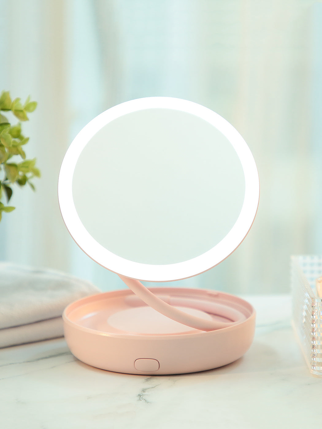 360° Rotating LED Table Mirror – Miniso Pakistan